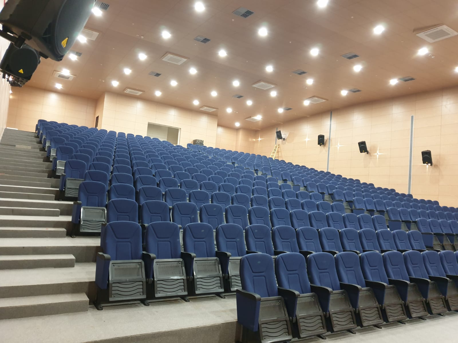 The Ultimate Guide to Square Carpet Tile - Auditorium Seating Turkey